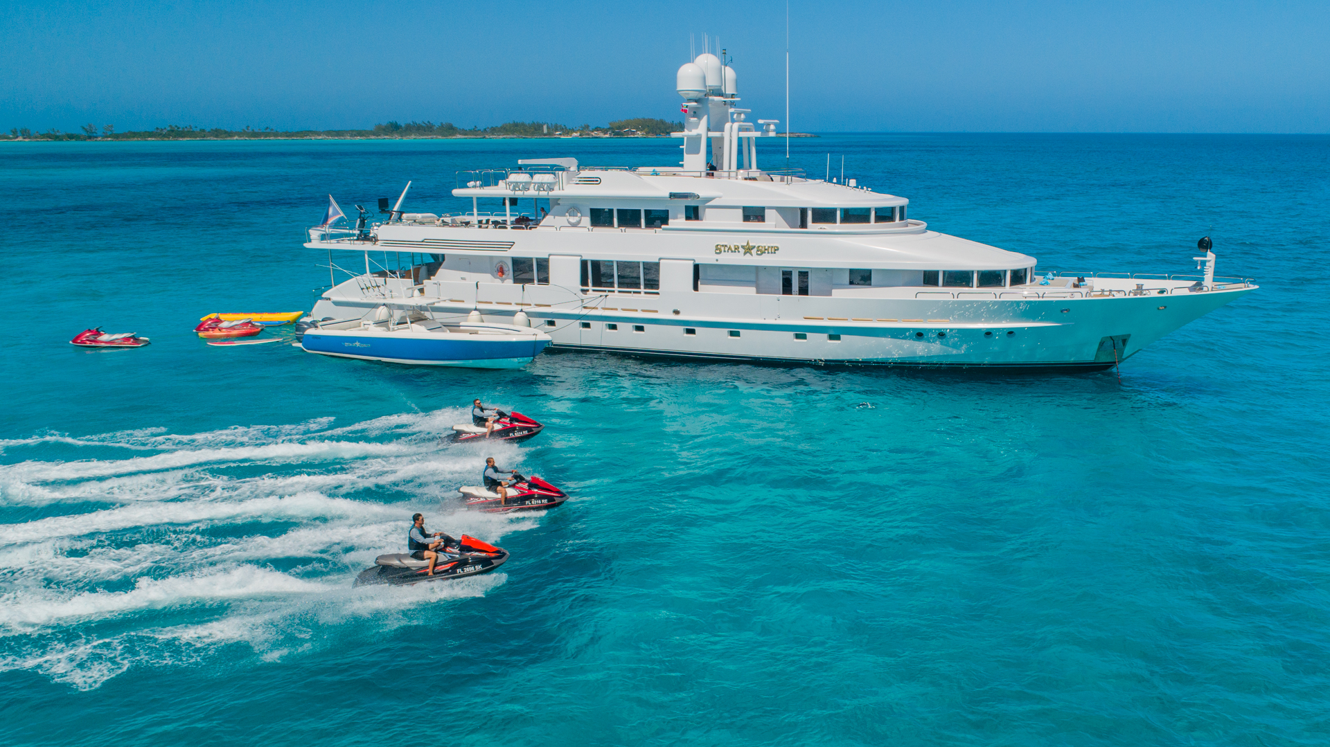 Aerial Motor Yacht Starship